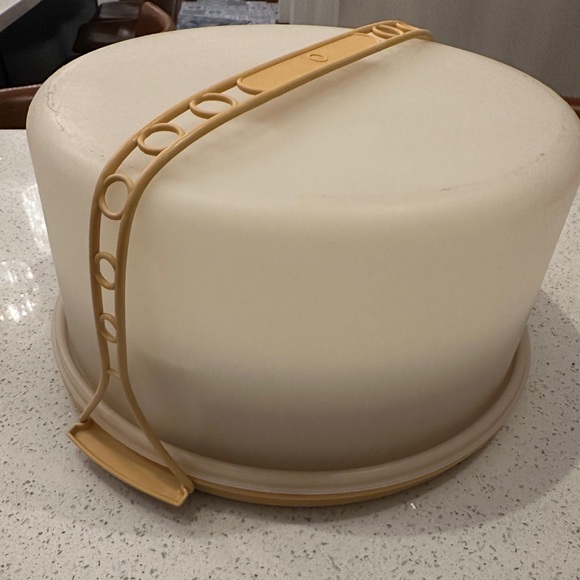 Tupperware | Kitchen | Vintage Tupperware Cake Container With Base ...
